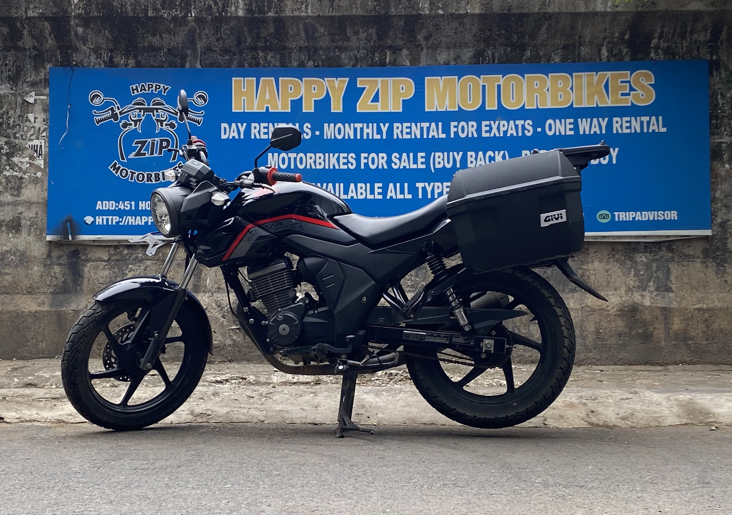 HONDA CB150 WITH BOXES - Happy Zip Motorbikes